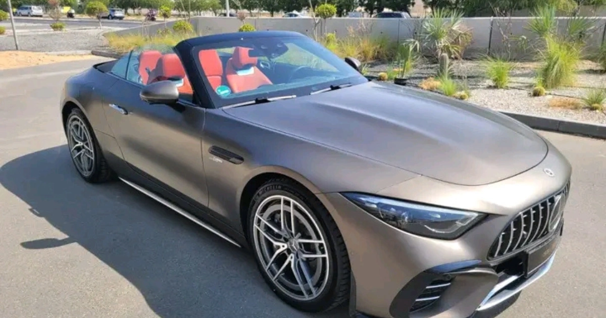 The 2023 Mercedes-AMG SL 43 Roadster