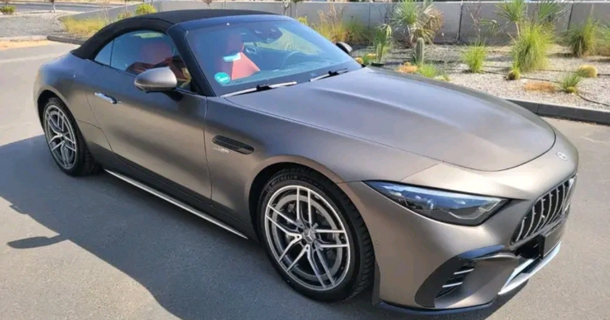 The 2023 Mercedes-AMG SL 43 Roadster