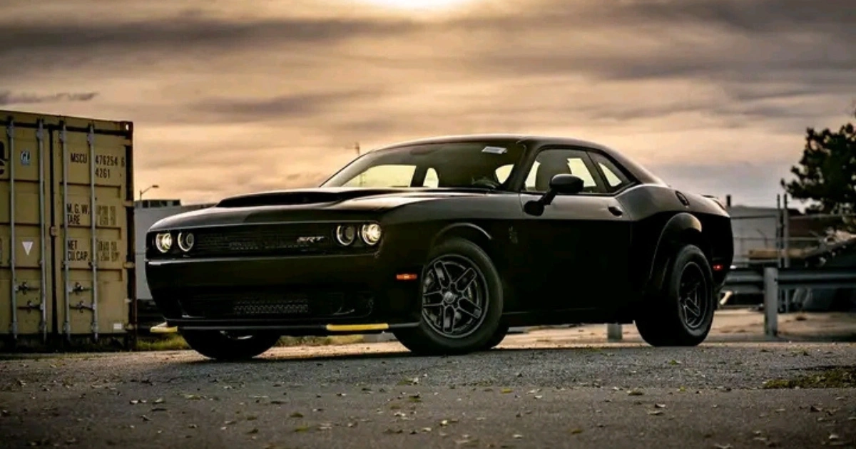 Dodge Challenger SRT Demon170 vs Nissan GT-R: A Battle of Speed and Power